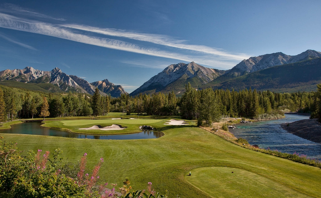Enjoy the Best Golf Courses in Canmore and Kananaskis