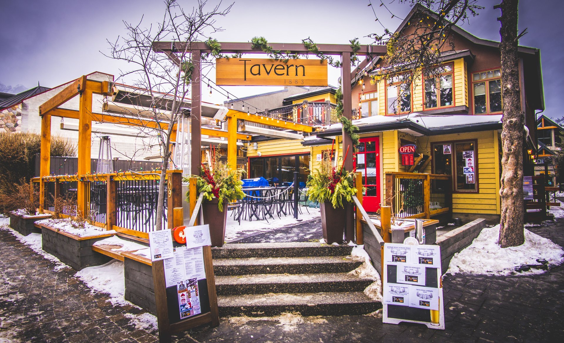 Arif @ Tavern 1883 | Canmore Kananaskis